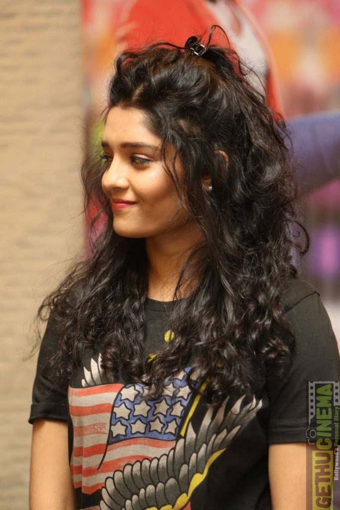 Actress Ritika Singh latest photo shoot | Gethu Cinema
