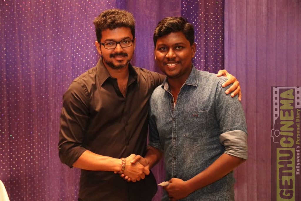 Ilayathalapathy Vijay With Fans 2016 Latest Gallery | Gethu Cinema
