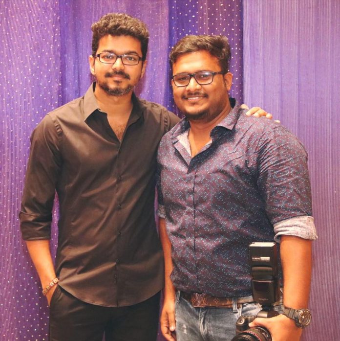 Ilayathalapathy Vijay With Fans 2016 Latest Gallery | Gethu Cinema