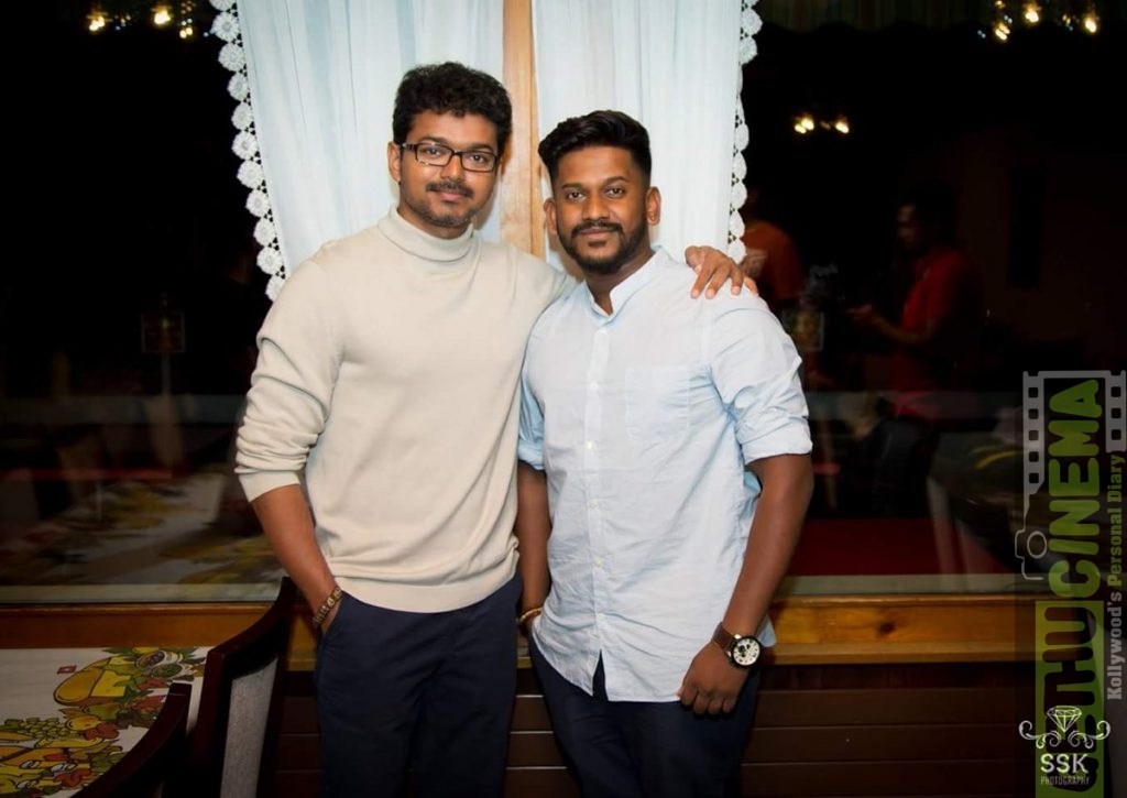 Ilayathalapathy Vijay With Fans 2016 Latest Gallery | Gethu Cinema