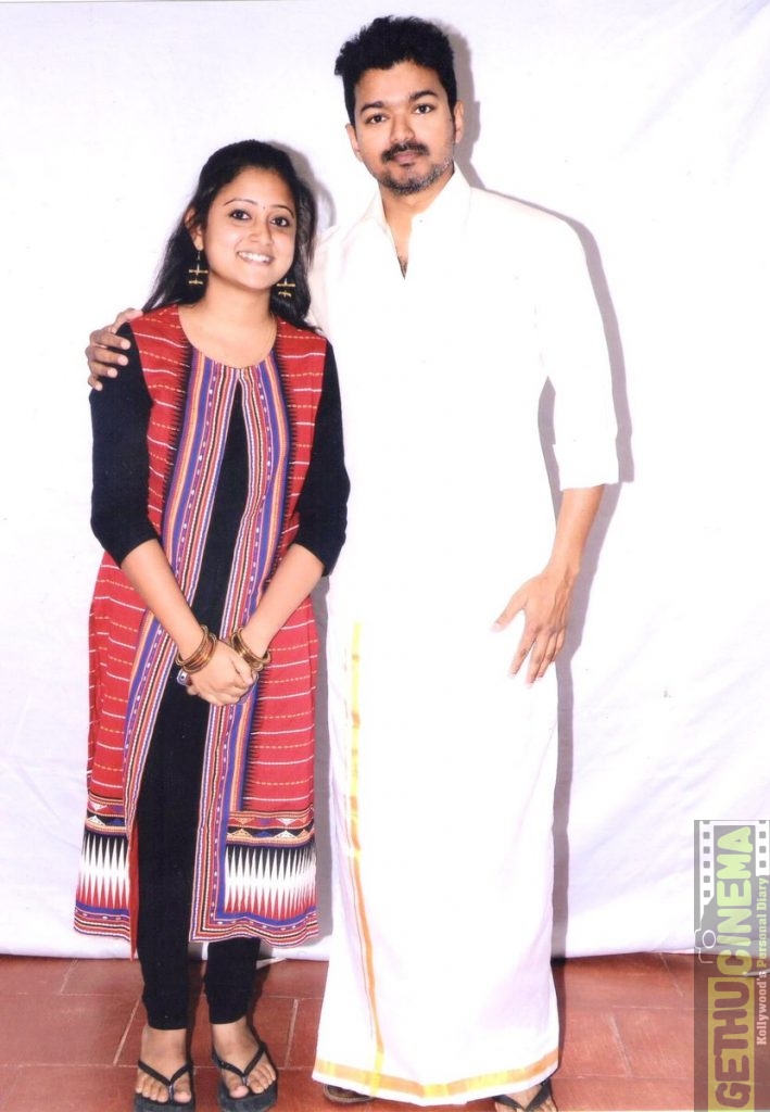 Ilayathalapathy Vijay With Fans 2016 Latest Gallery | Gethu Cinema