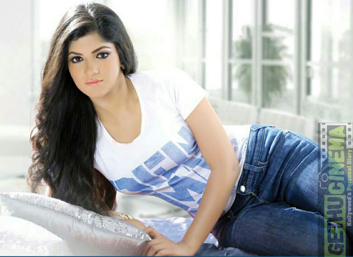 New Tamil Actress Aparna Balamurali HD photo Shoot Gallery | Gethu Cinema
