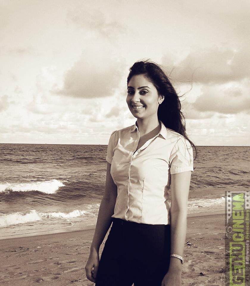 Actress Bhanushree Mehra New HD Pictures - Gethu Cinema