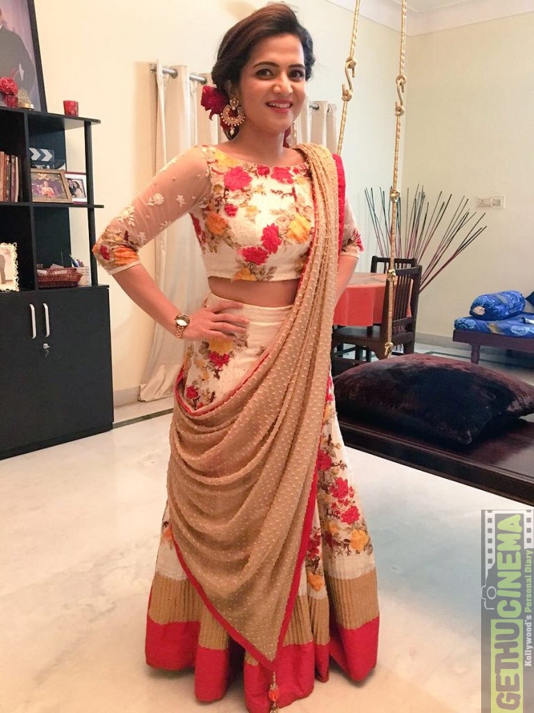 Anchor DivyaDarshini – DD Latest Cute HD Gallery | Gethu Cinema