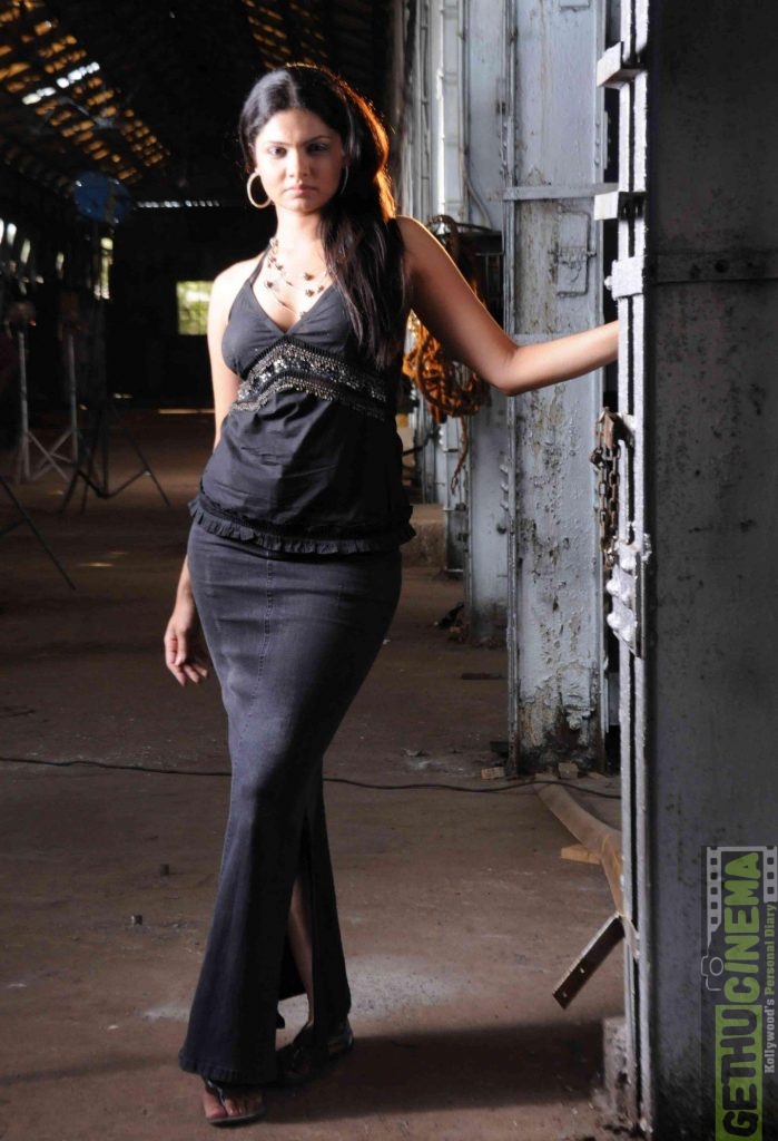 Actress Anuya Bhagvath Latest HD Gallery | Gethu Cinema