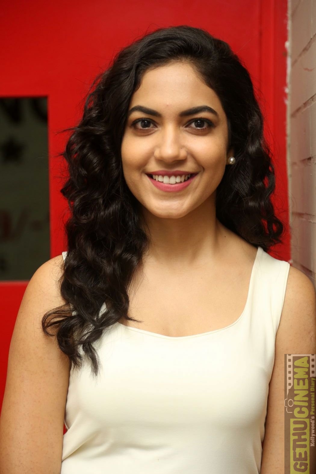 Actress Ritu Varma Latest Cute Pictures - Gethu Cinema