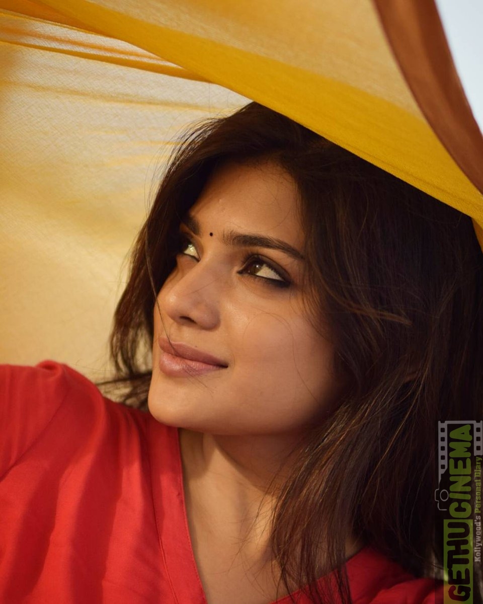 Naragasooran Actress Aathmika 2017 New HD Pictures | Gethu Cinema