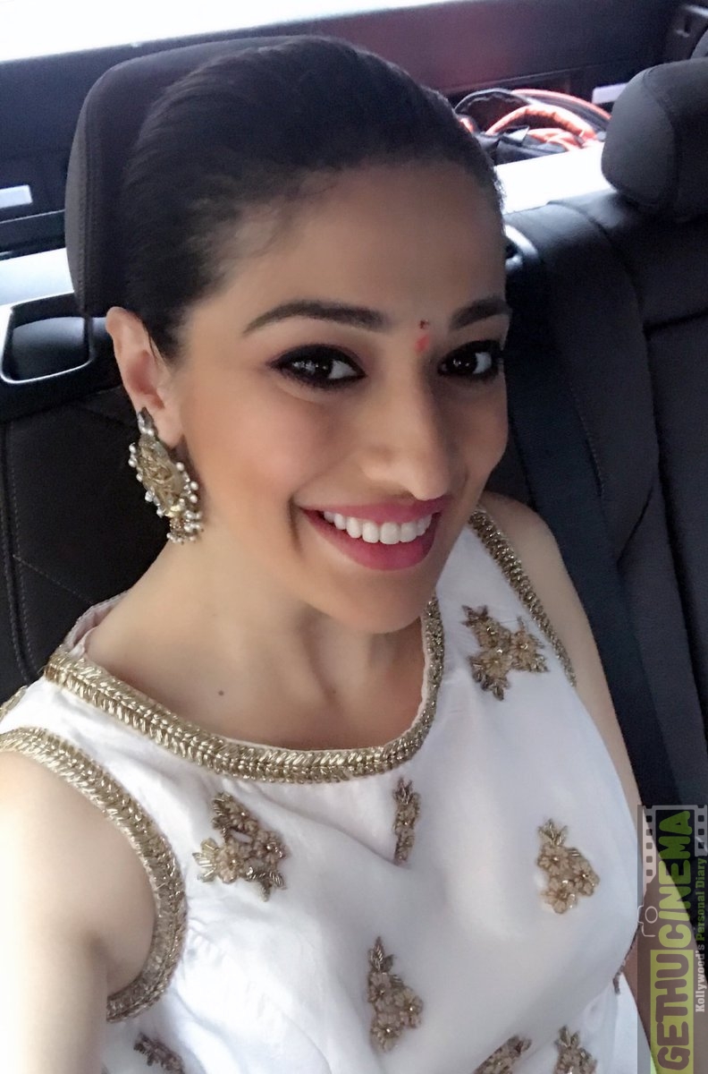 Julie 2 Actress Raai Laxmi 2017 HD Photos | Gethu Cinema