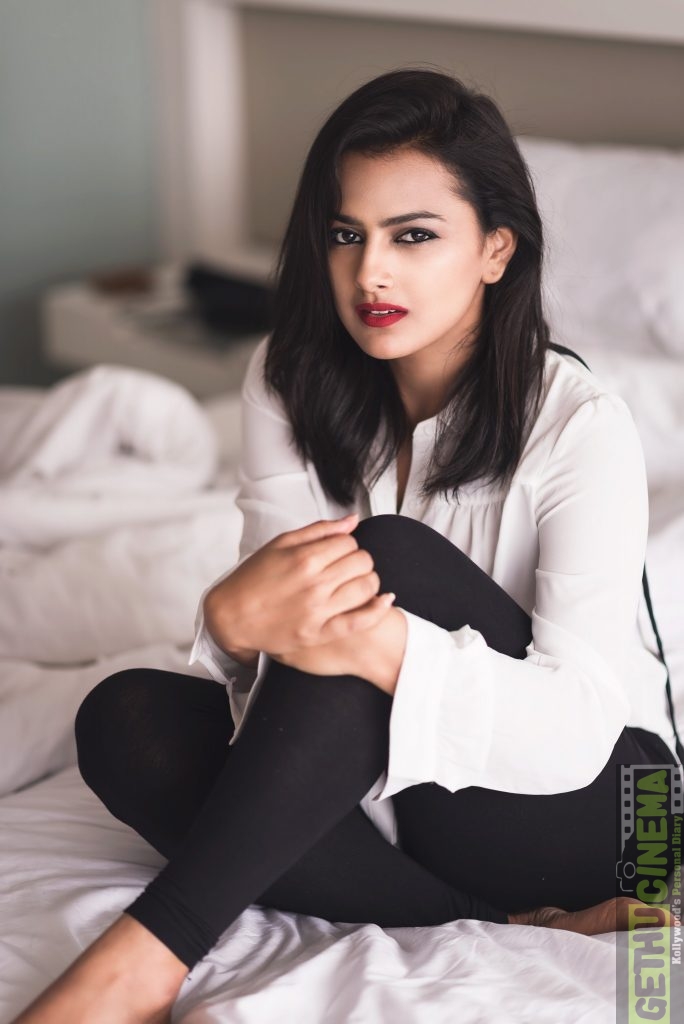 Actress Shraddha Srinath 2017 HD Photos - Gethu Cinema