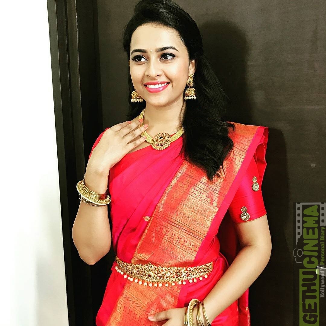 Actress Sri Divya 2017 Latest HD Images - Gethu Cinema