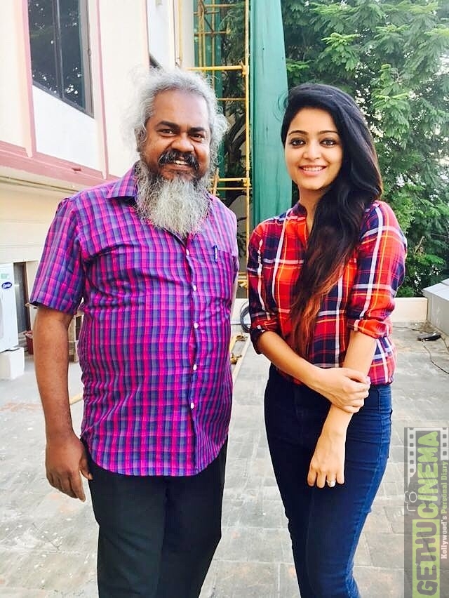 Actress Janani Iyer 2017 HD Photos (21) | Gethu Cinema