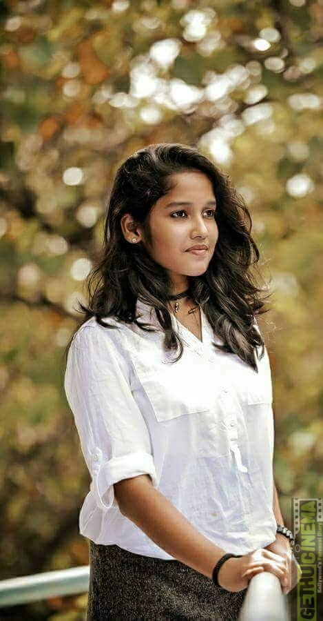 Actress Anikha 2017 New Hd Photo Shoot - Gethu Cinema