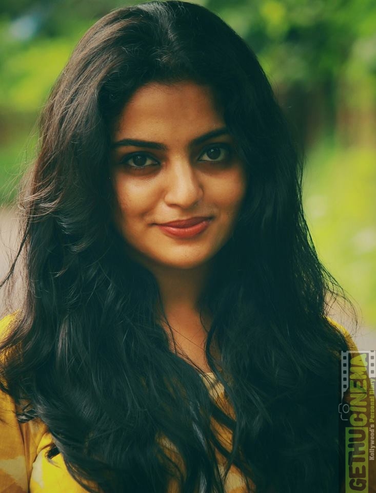Kidaari actress Nikhila Vimal gallery | Gethu Cinema