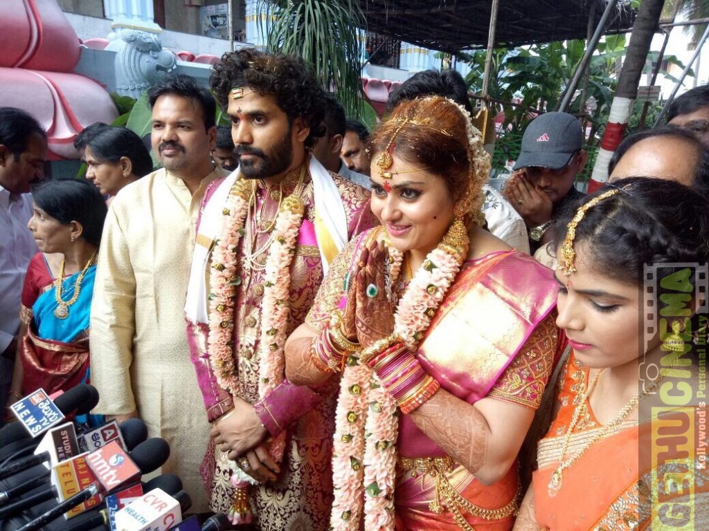 Actress Namitha Marriage Photos (16) | Gethu Cinema