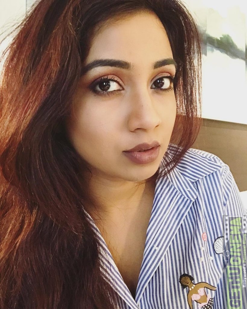 Singer Shreya Ghoshal 2017 Cute HD Gallery | Gethu Cinema