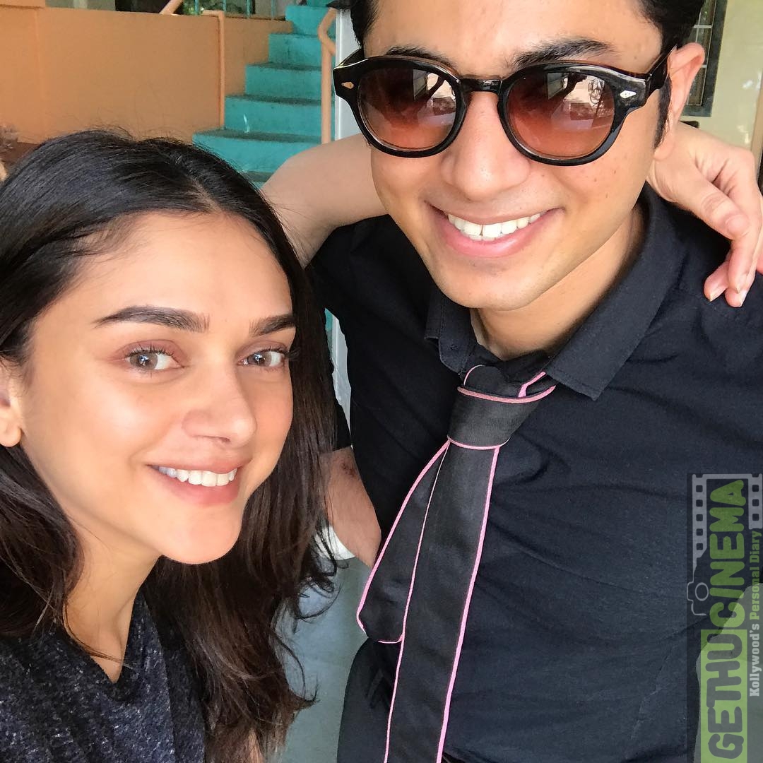 Actress Aditi Rao Photos (20) | Gethu Cinema