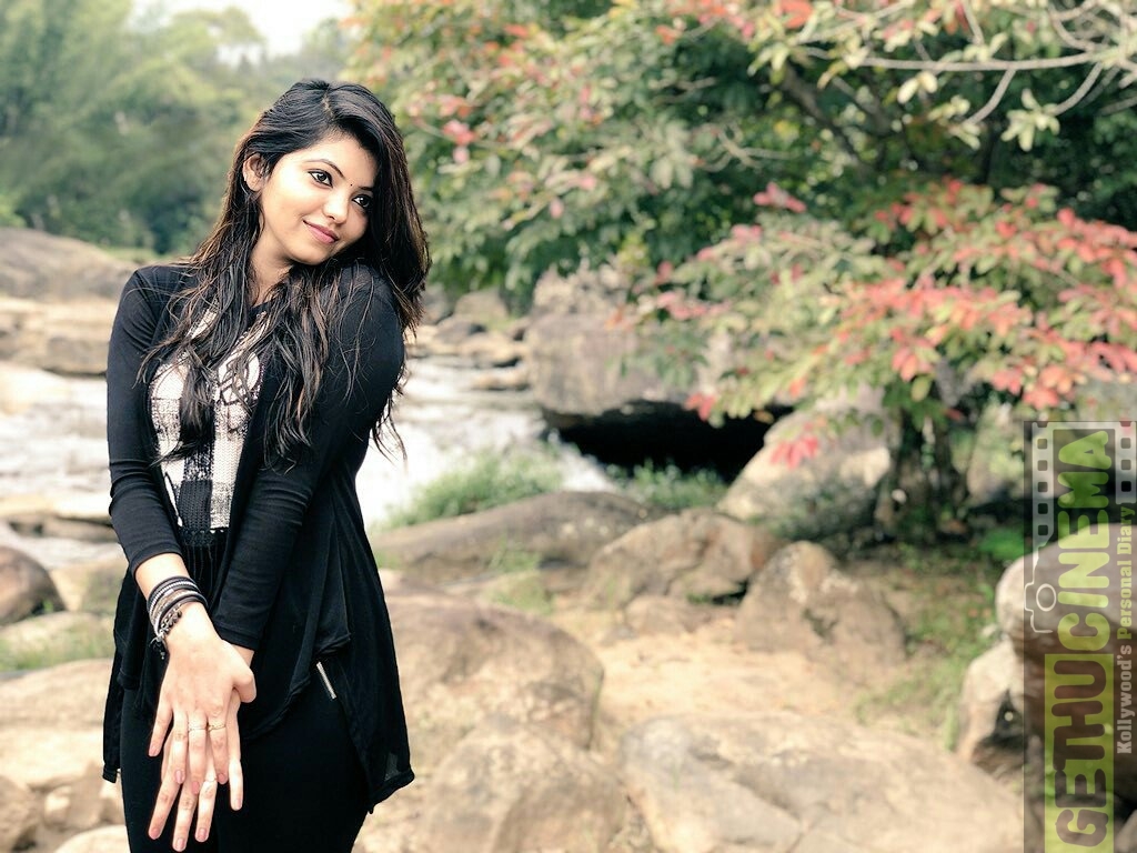 Actress Athulya Ravi 2017 Latest Cute Photos | Gethu Cinema