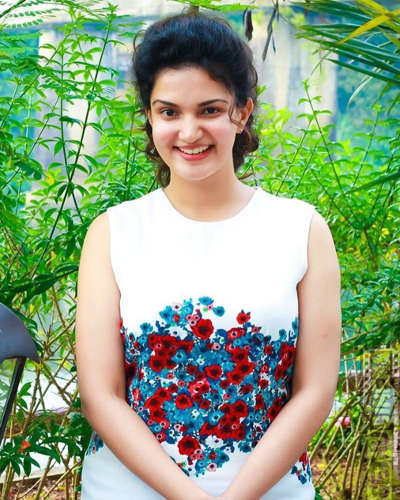Actress Honey Rose 2017 Latest Cute HD Stills - Gethu Cinema