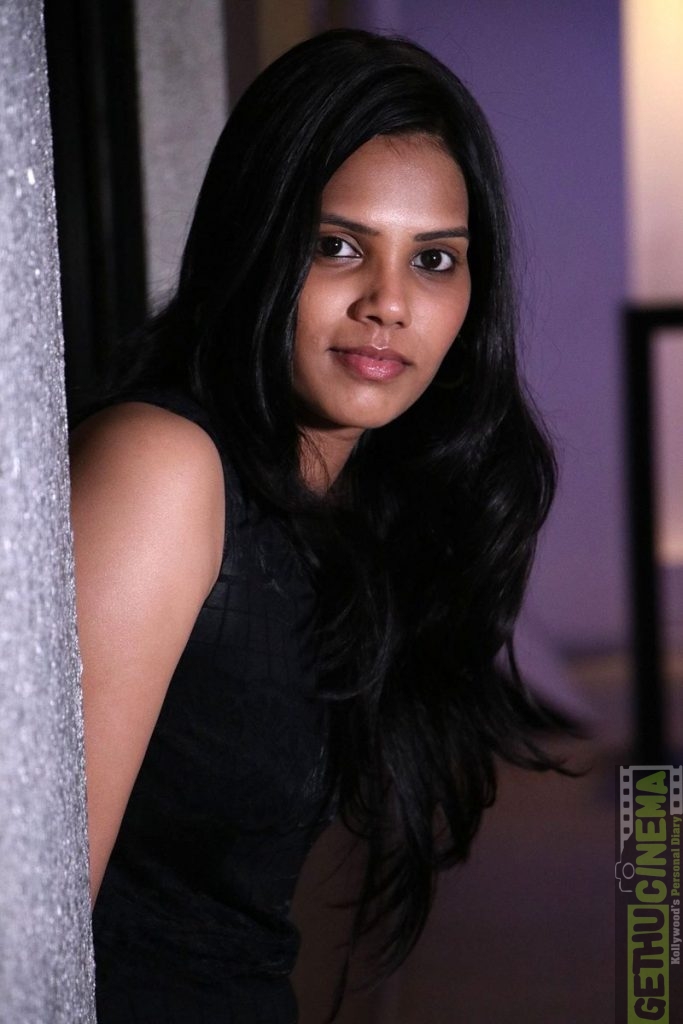 Nenjil Thunivirundhal Actress Shathiga 2017 Latest Gallery | Gethu Cinema