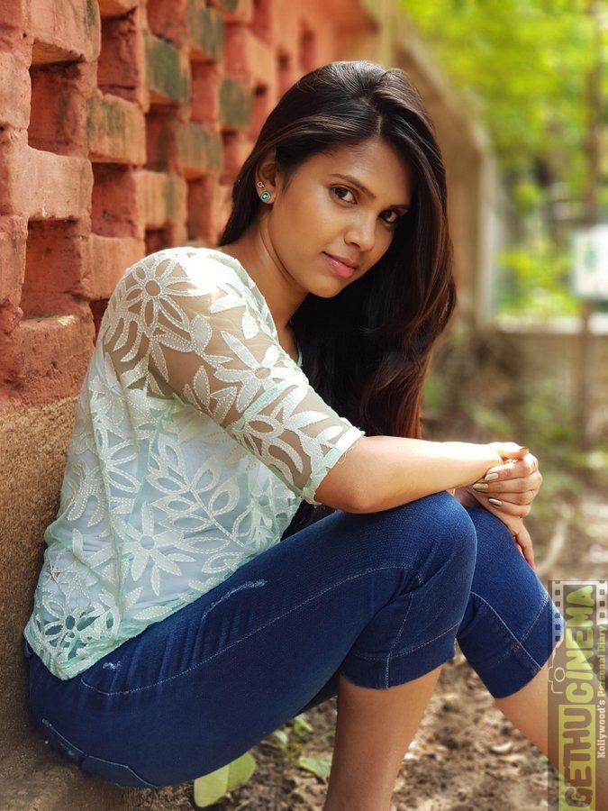 Nenjil Thunivirundhal Actress Shathiga 2017 Latest Gallery | Gethu Cinema