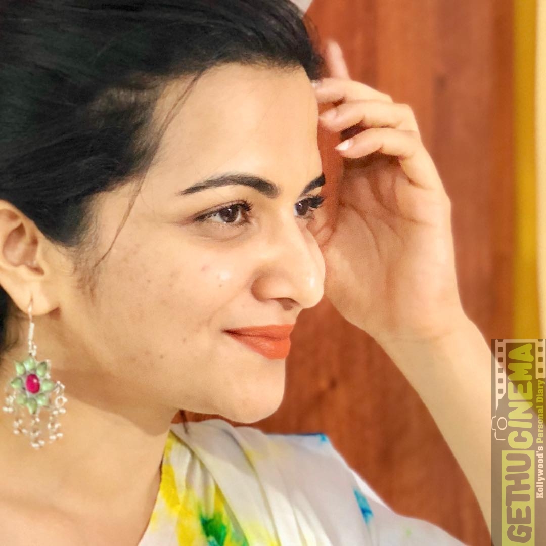 Vijay TV Anchor Dhivyadharshini 2018 HD Gallery - Gethu Cinema