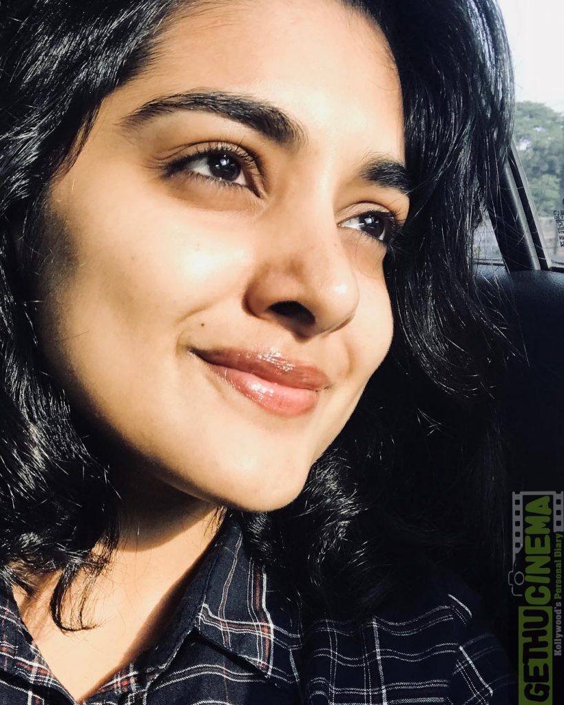 Actress Nivetha Thomas Latest Photos & Family Pictures | Gethu Cinema