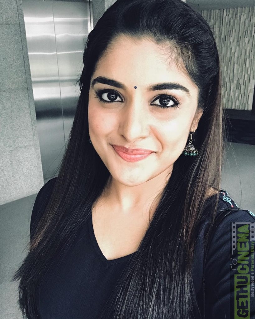 Actress Nivetha Thomas Latest Photos & Family Pictures | Gethu Cinema