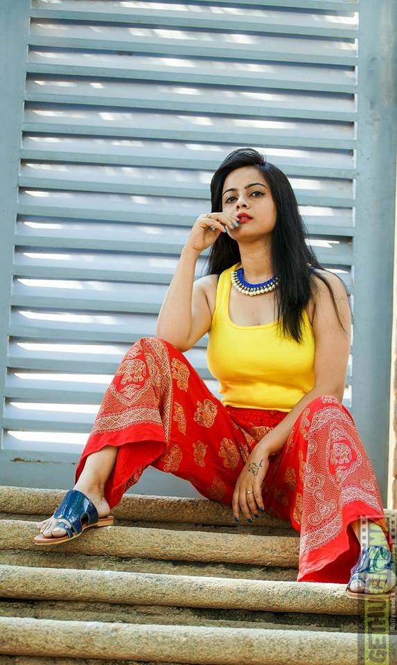 Athithi Das, yellow and red dress | Gethu Cinema