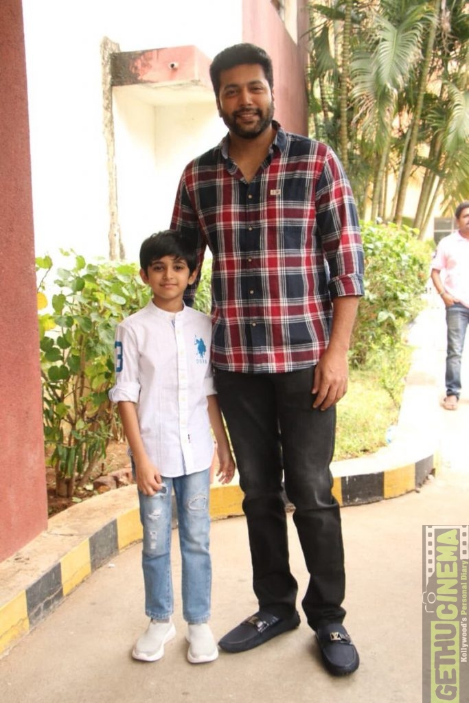 Tik Tik Tik Success Meet Celebration Gallery | jayam Ravi, Aarav Ravi ...