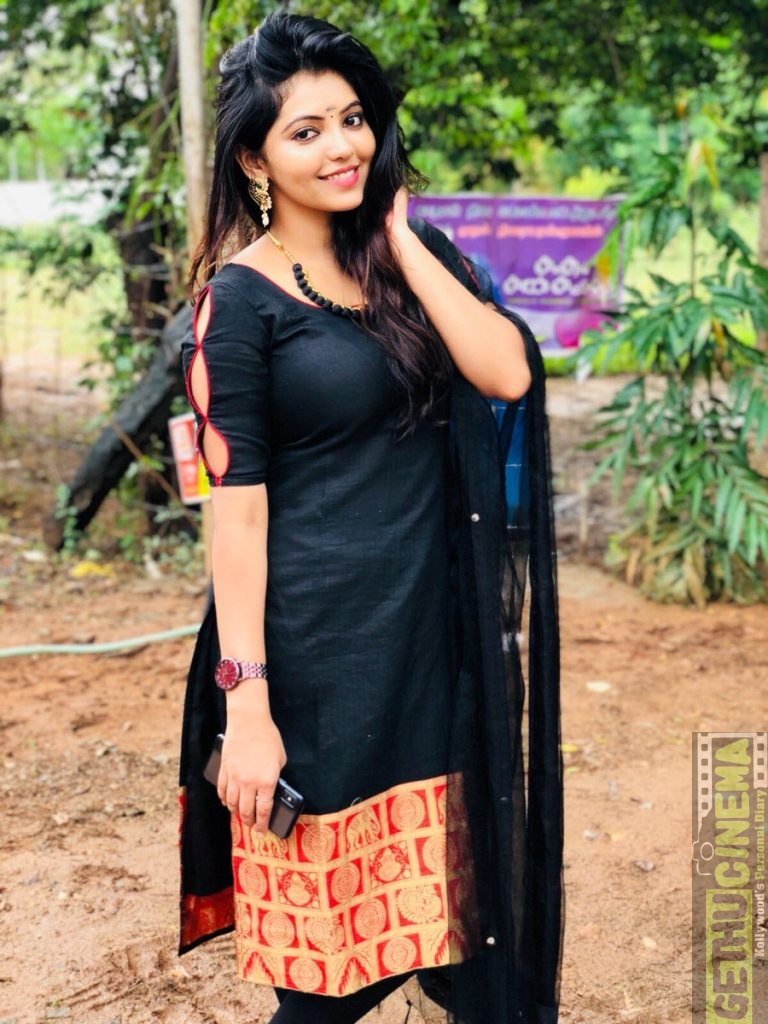 Actress Athulya Ravi 2018 Cute HD Images | Gethu Cinema
