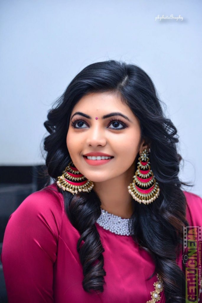 Actress Athulya Ravi 2018 Cute HD Images | Gethu Cinema