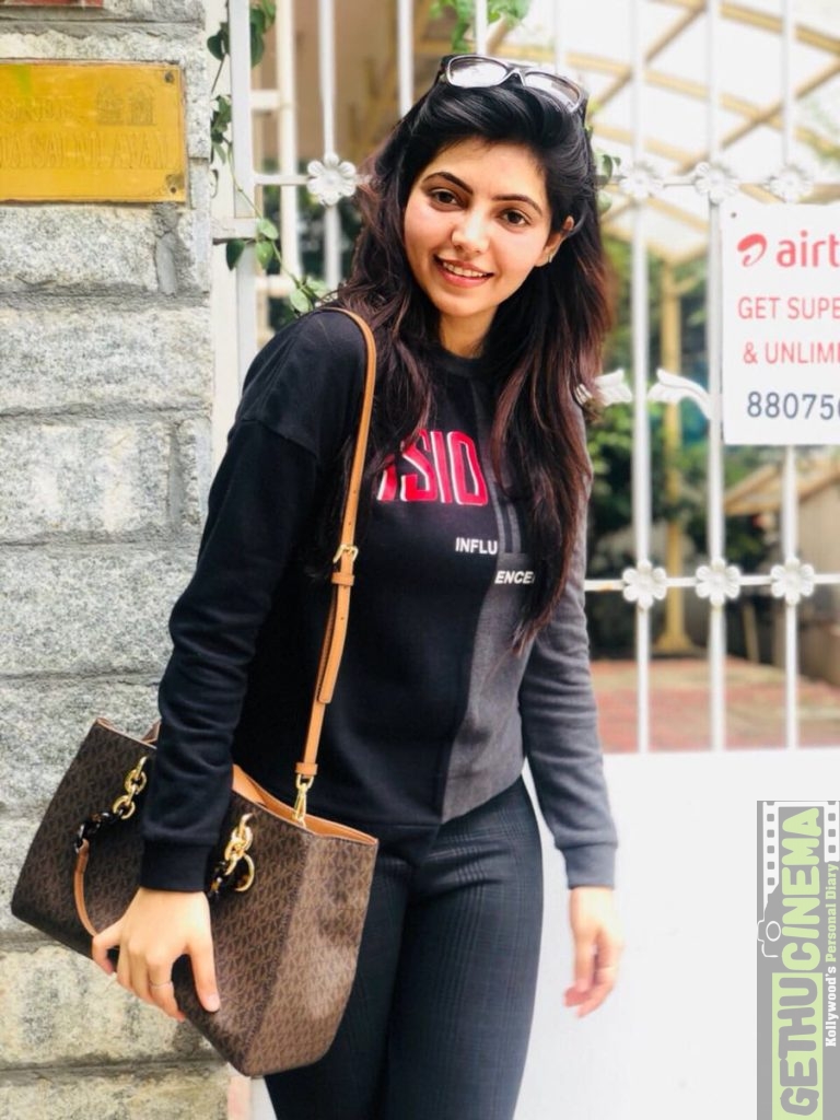 Actress Athulya Ravi 2018 Cute HD Images | Gethu Cinema