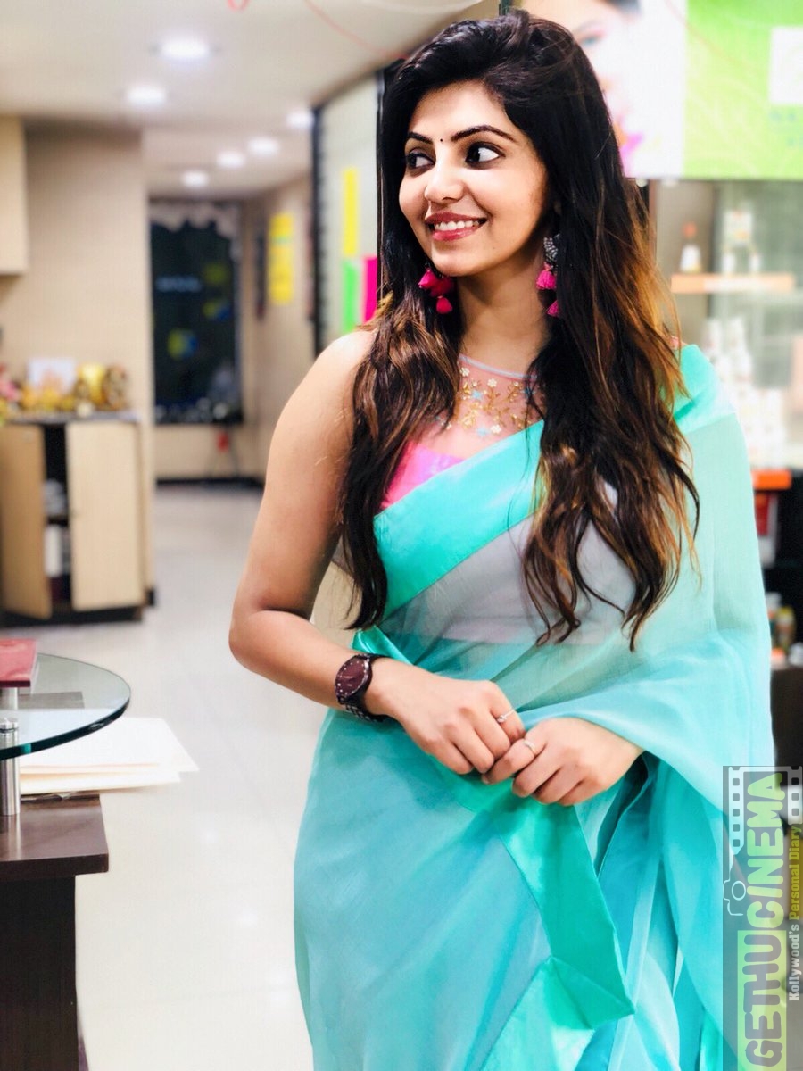 Actress Athulya Ravi 2018 Cute HD Images | Gethu Cinema