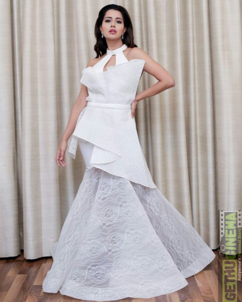 Actress Raiza Wilson Latest HD Photos - Gethu Cinema