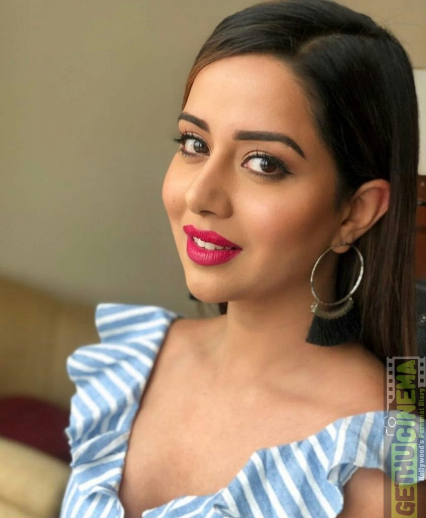 Actress Raiza Wilson Latest HD Photos - Gethu Cinema