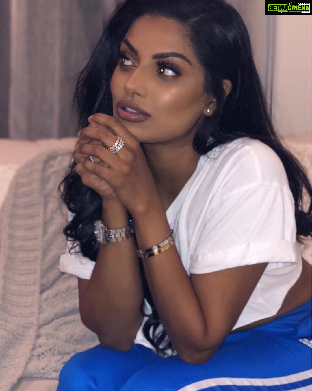 Actress Chandrika Ravi 2018 Latest Spicy HD Stills - Gethu Cinema