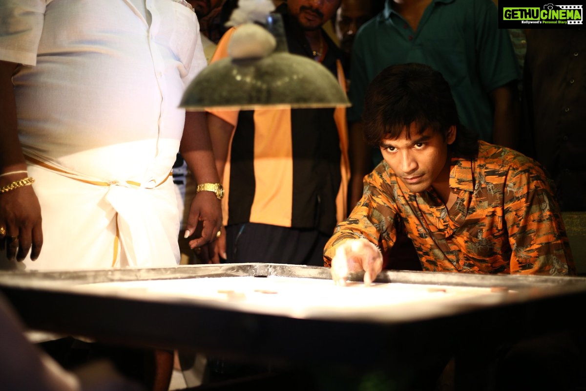 Actor Dhanush 2018 Latest Stills HD Mass From Vada Chennai Movie ...