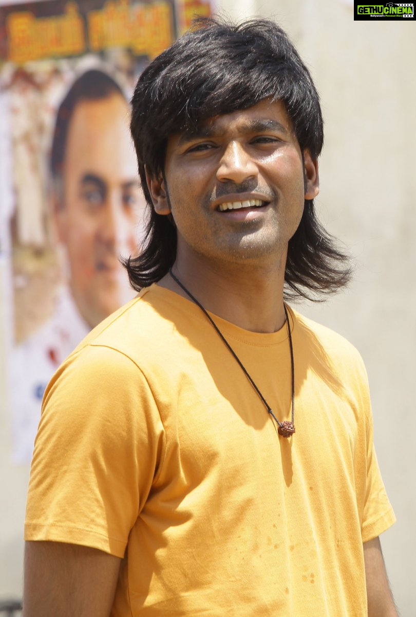 Actor Dhanush 2018 Latest Stills HD Mass From Vada Chennai Movie ...