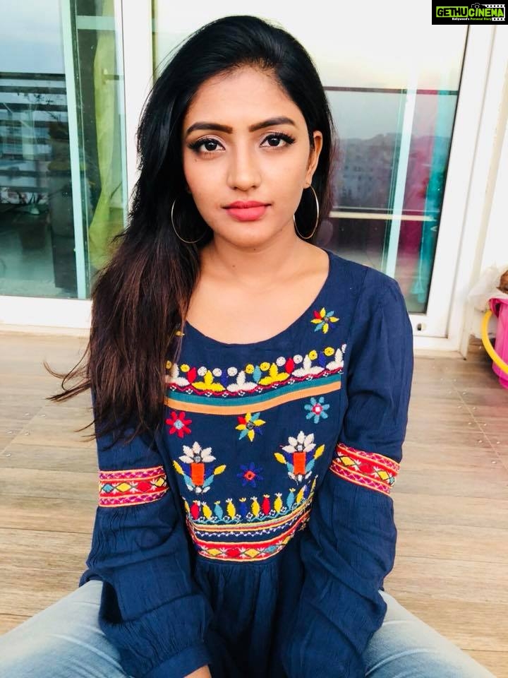 Actress Eesha Rebba 2018 Latest Cute HD Pictures - Gethu Cinema