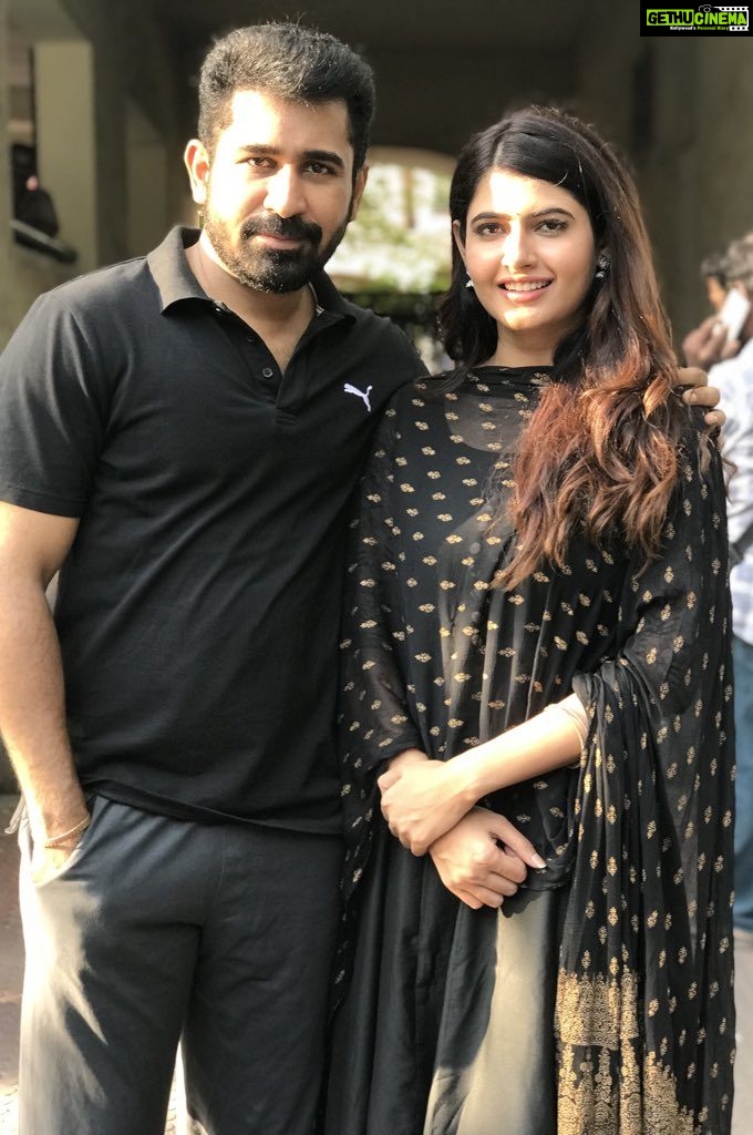 Kolaigaran Tamil Movie Shooting Spot HD Stills - Gethu Cinema