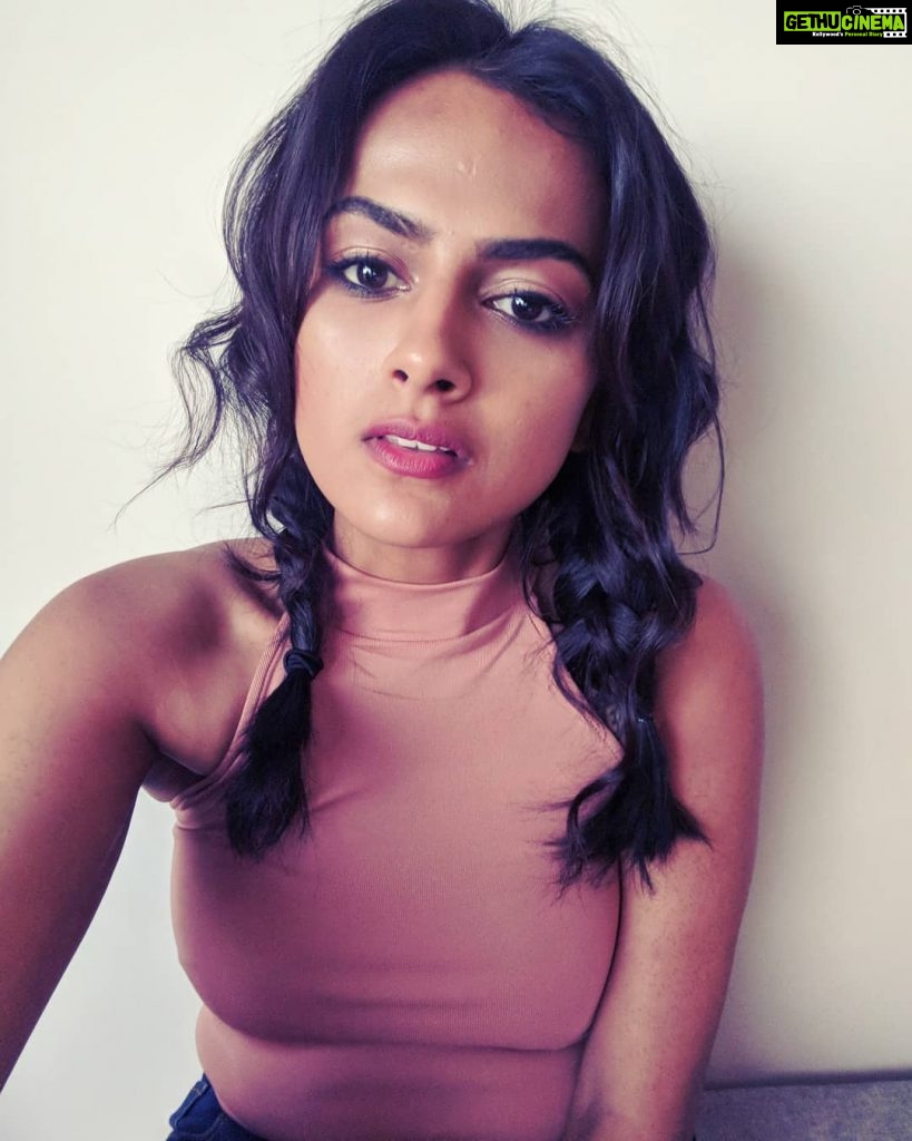 Actress Shraddha Srinath 2018 Latest HD Gallery - Gethu Cinema