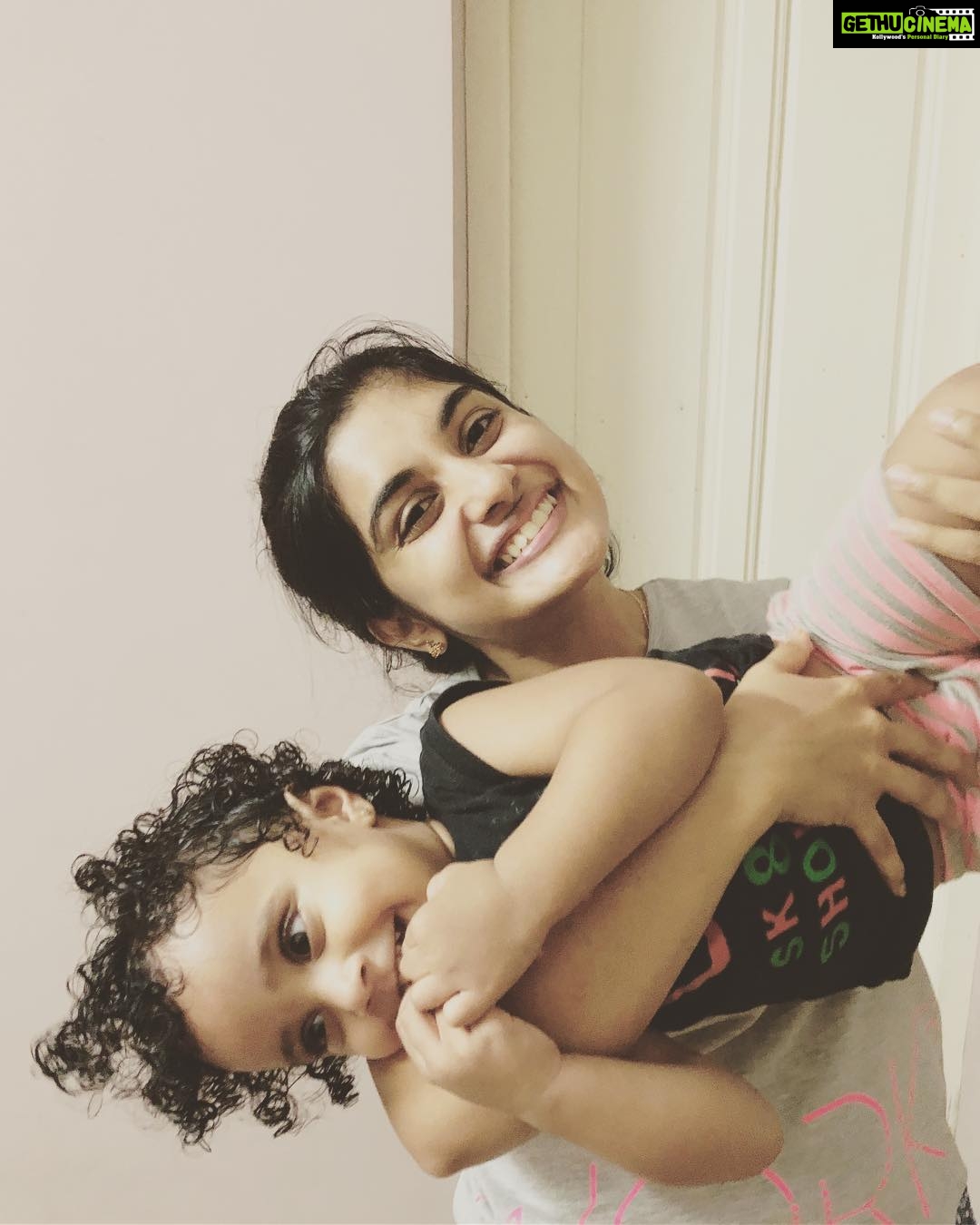 Actress Nivetha Thomas 2018 Latest Cute Images & Family, Selfie ...
