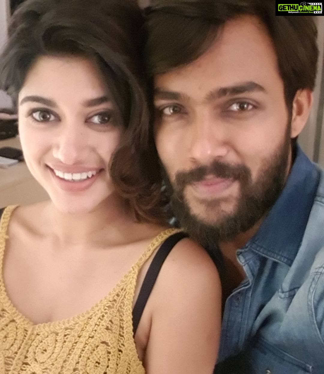 Actress Oviya Helen 2018 Latest Cute HD Gallery - Gethu Cinema