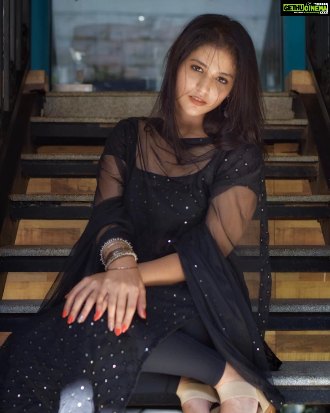 Taxiwala Actress Priyanka Jawalkar 2018 Latest Cute HD Images - Gethu ...
