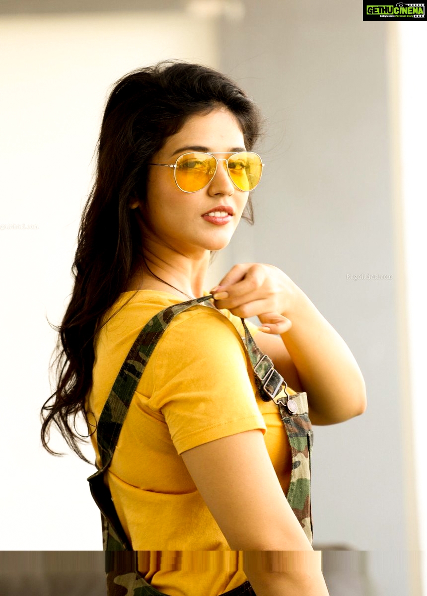 Actress Priyanka Jawalkar 2018 Latest HD & Photoshoot Pictures - Gethu ...
