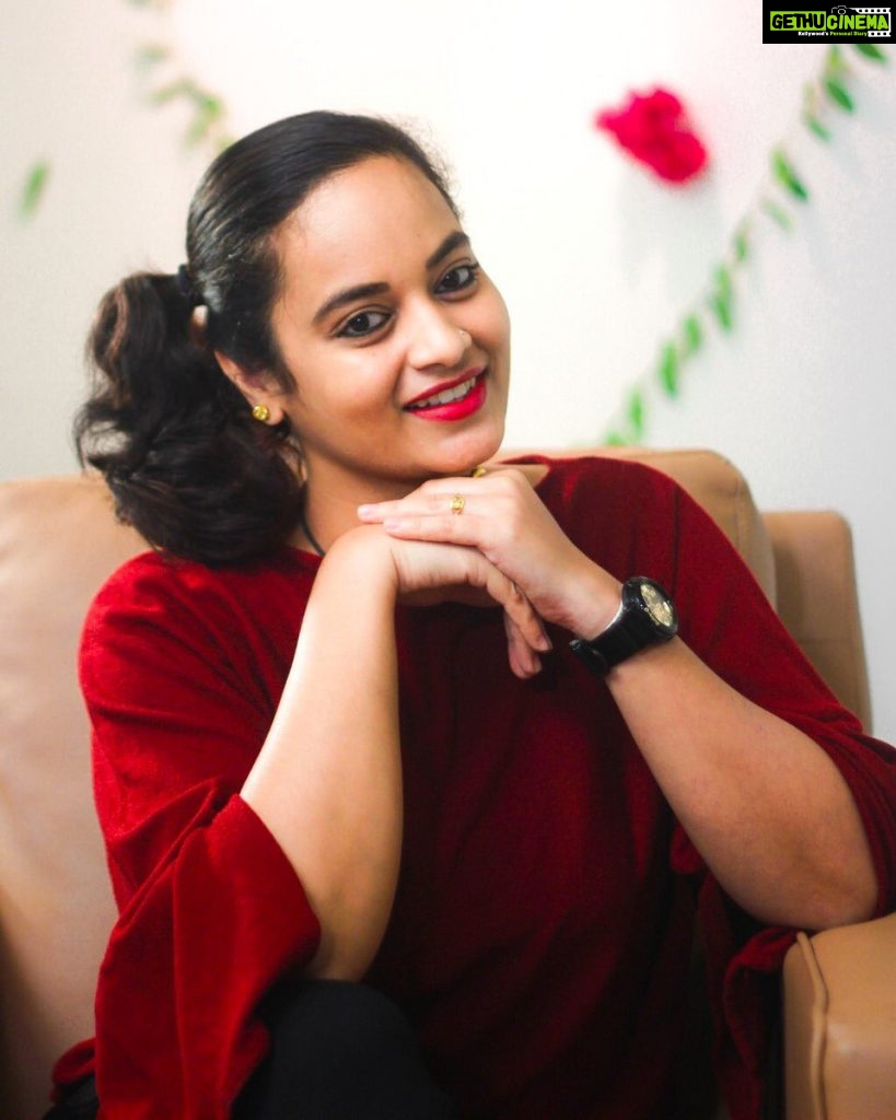 Actress Suja Varunee aka Sujatha Naidu Latest HD Stills - Gethu Cinema