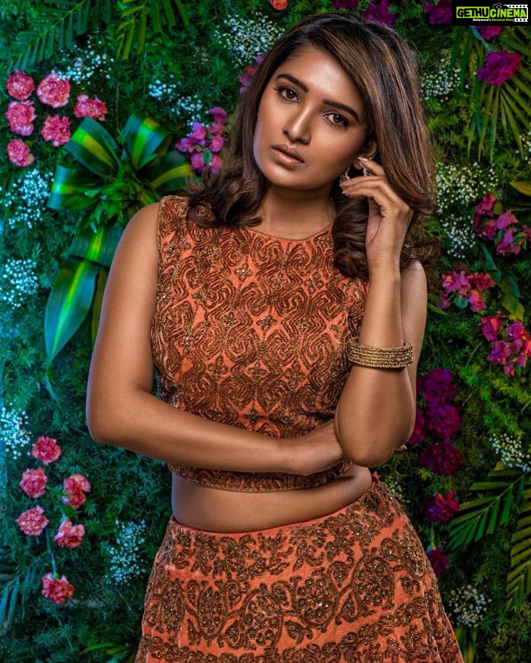 Actress Vani Bhojan 2018 Latest Cute HD Stills - Gethu Cinema