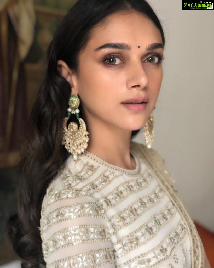 Actress Aditi Rao Hydari Photoshoot & HD Pictures | Gethu Cinema
