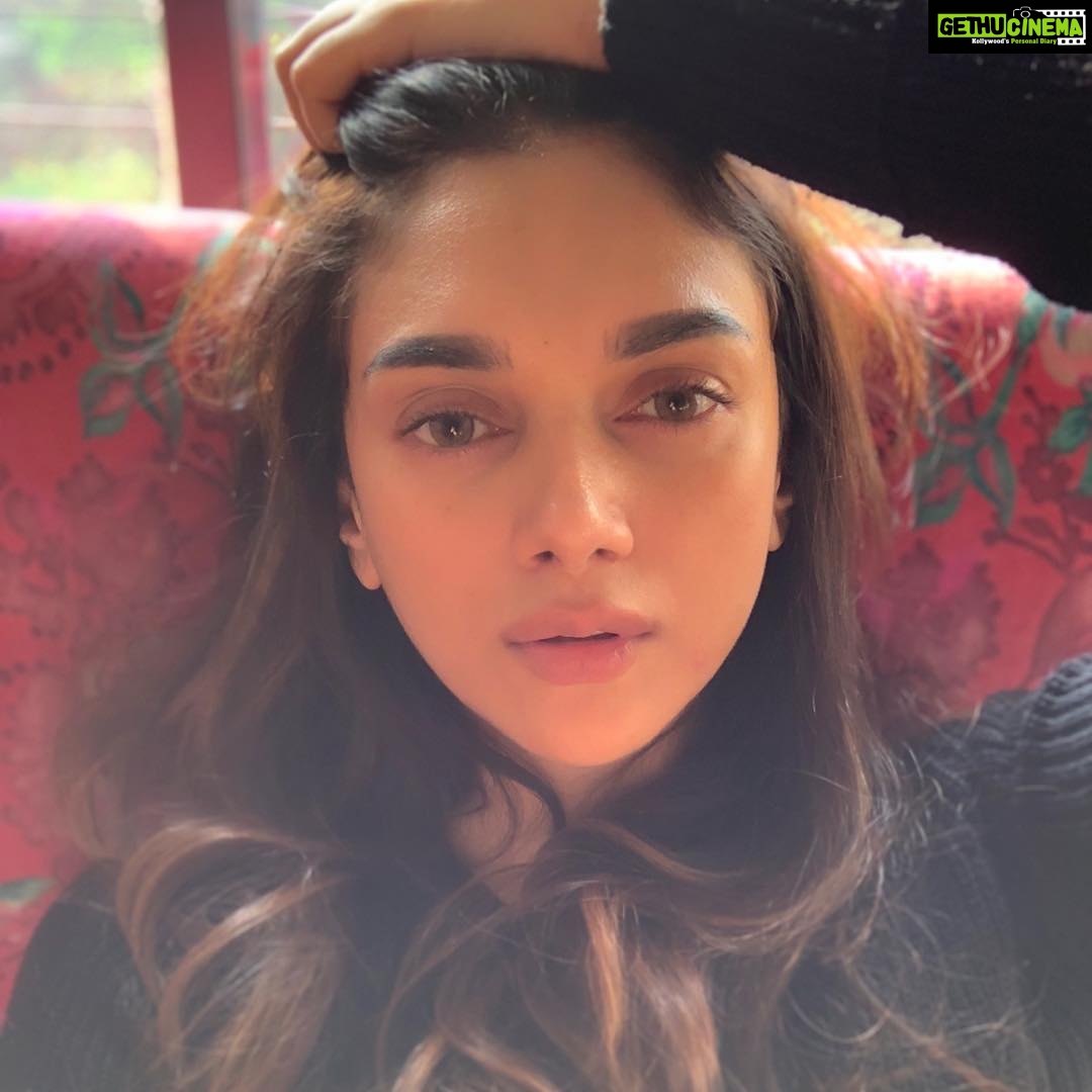 Aditi Rao Hydari, sun kiss, selfie, actress | Gethu Cinema
