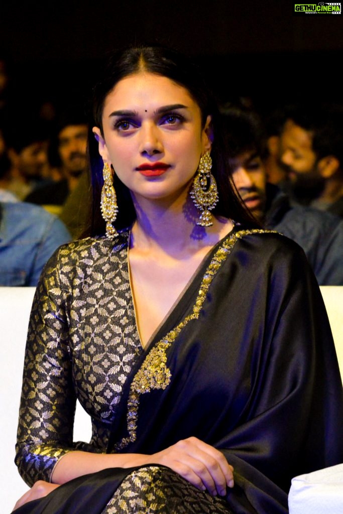 Actress Aditi Rao Hydari Photoshoot & HD Pictures - Gethu Cinema